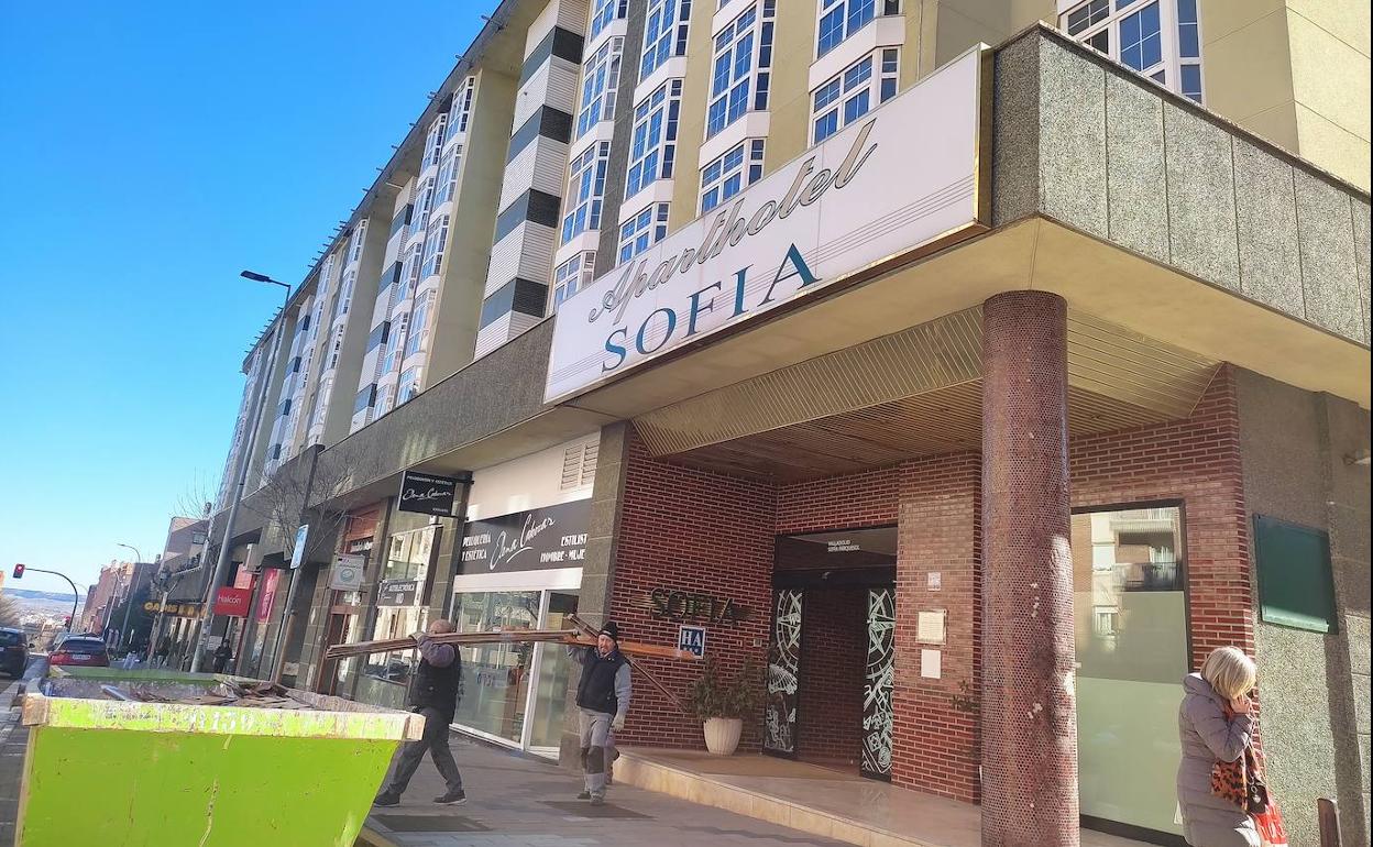 Desmantelan el interior del hotel Tryp Sofía de Parquesol para habilitar 36 viviendas | El Norte ...